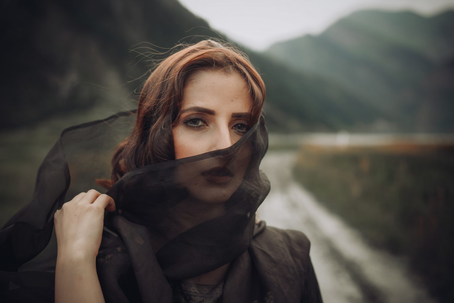 किसी की यादों का | Yaad romantic poetry - TheSahitya - द साहित्य